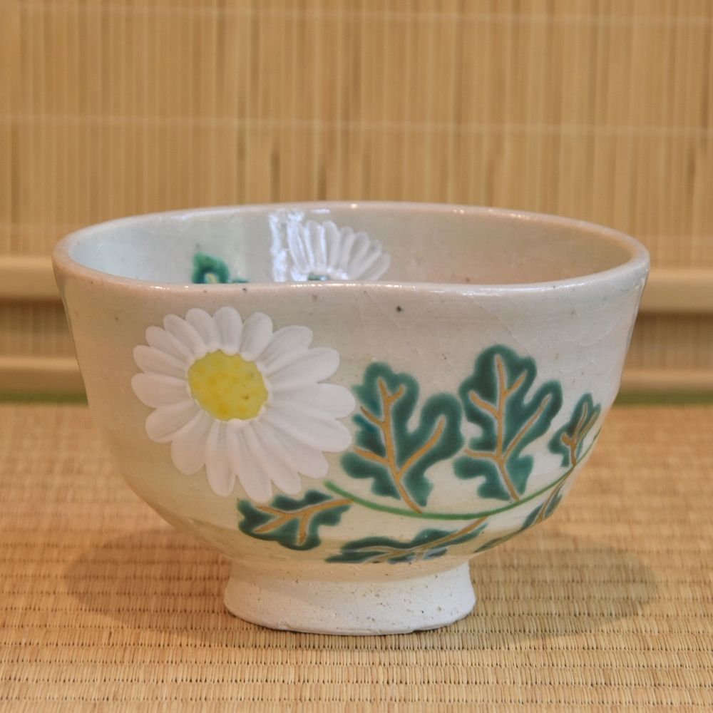 White Chrysanthemum Matcha Bowl – Nara Tea Co.